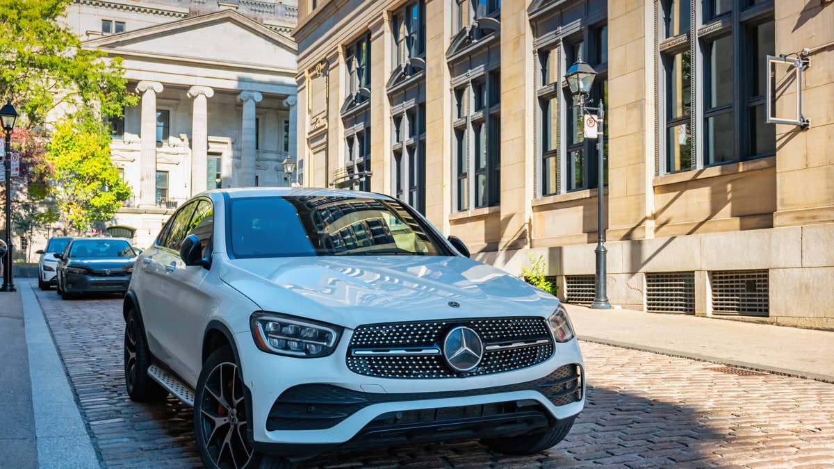 Mercedes-Benz faces a potential US sales ban