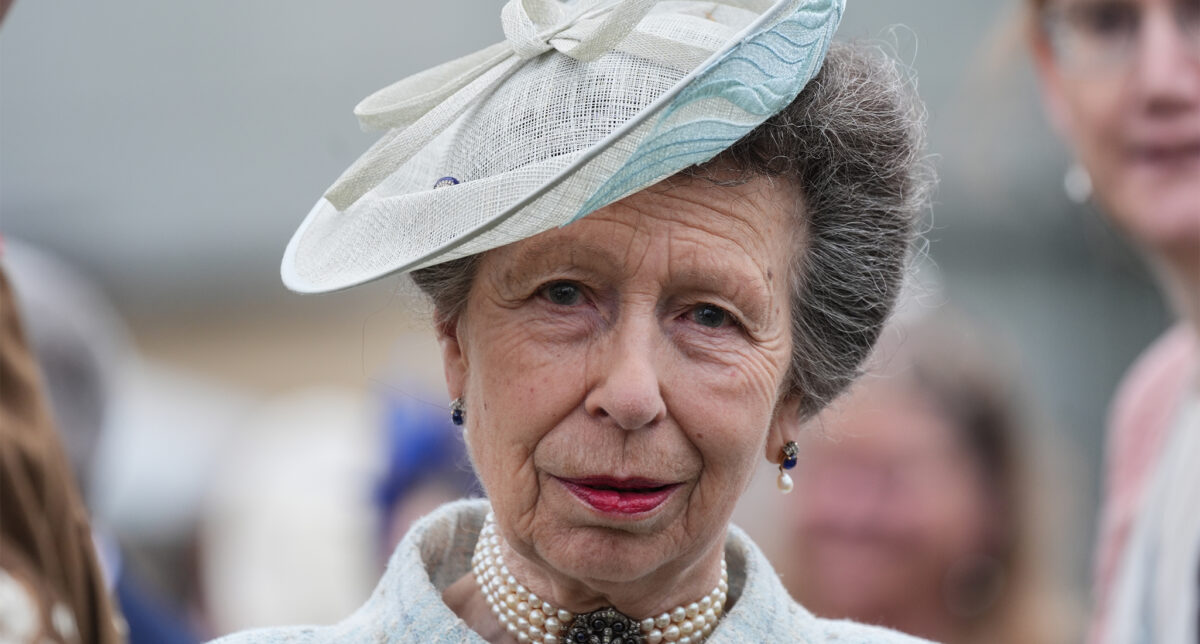 Princess Anne wears a favorite brooch - and two mystery brooches ...