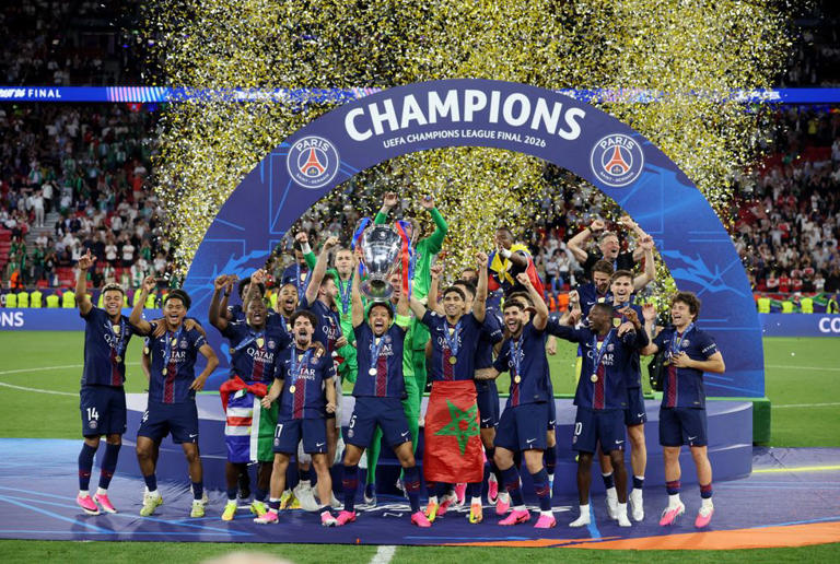 Sir Alex Ferguson sends PSG chief text blasting Arsenal's 'boring' tactics