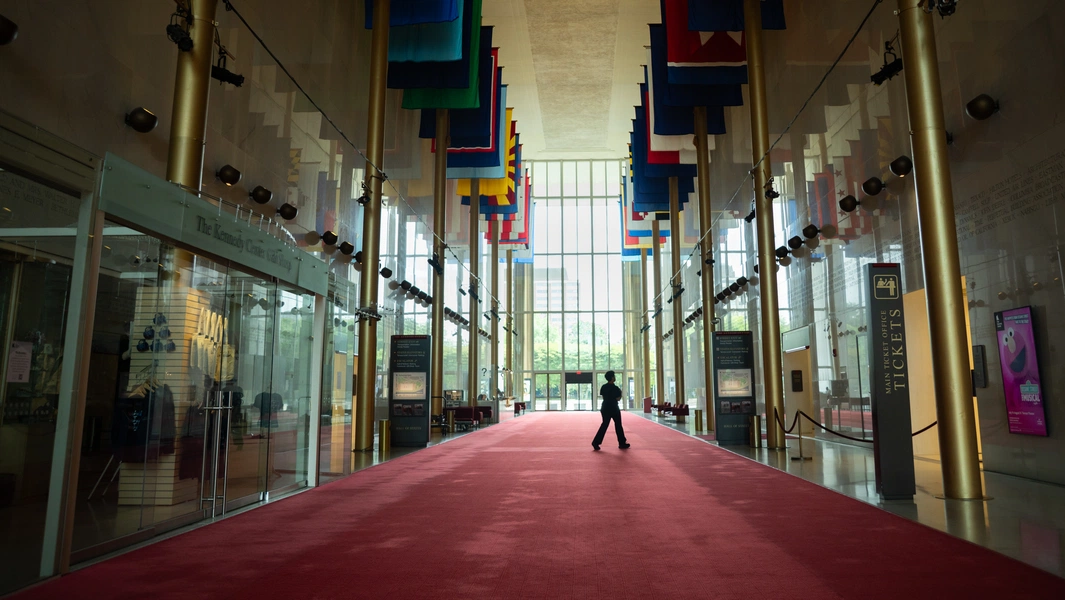 Burgum avoids pledge to follow Kennedy Center name order