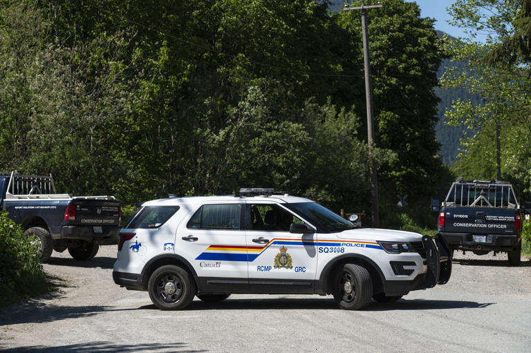 RCMP resume search for paddleboarders near Squamish, BC