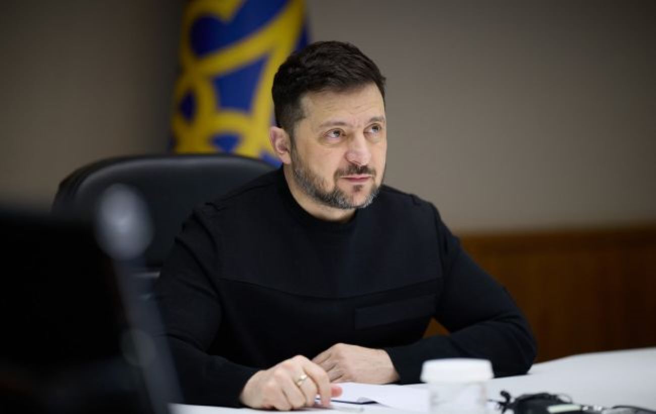 Zelenskyy reveals expanded map of strikes inside Russia today (video)