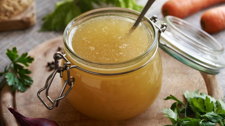 Drinking chicken broth every day has an unexpected effect on the way we ...