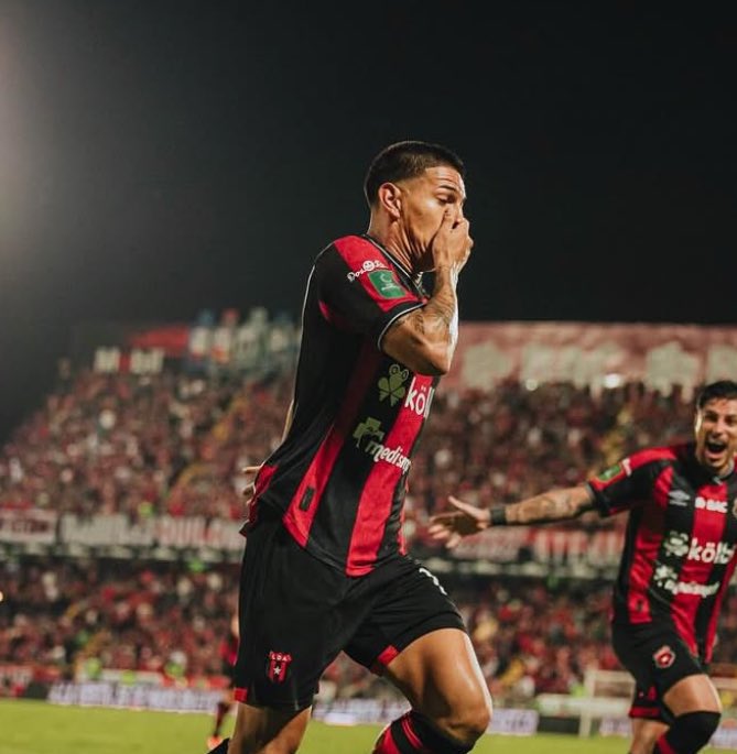 El semáforo del mercado en Alajuelense: Roan Wilson, Alejandro Bran ...