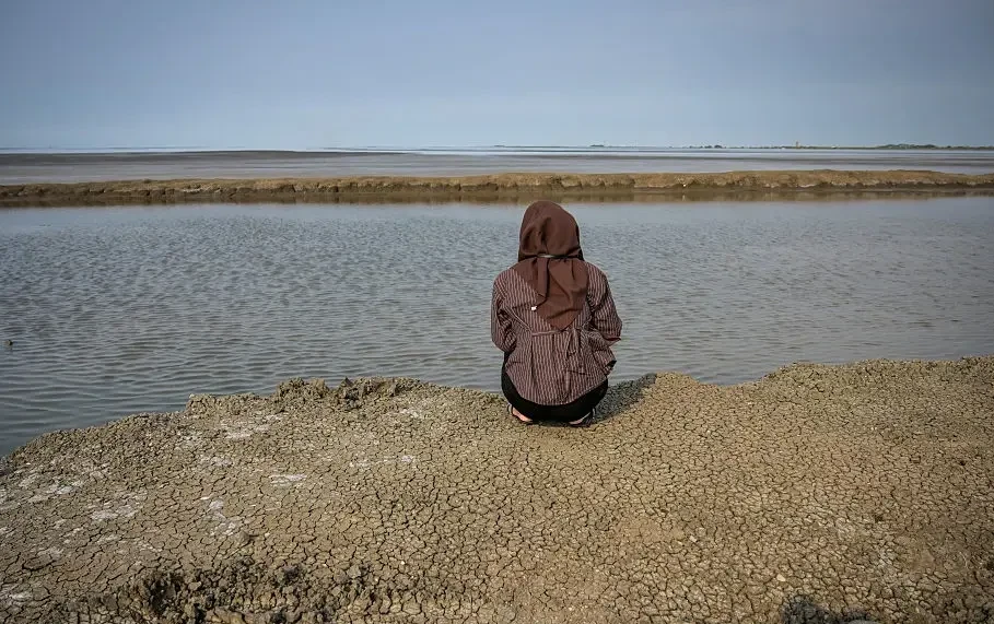 Two decades on, Indonesia mud volcano still displaces lives