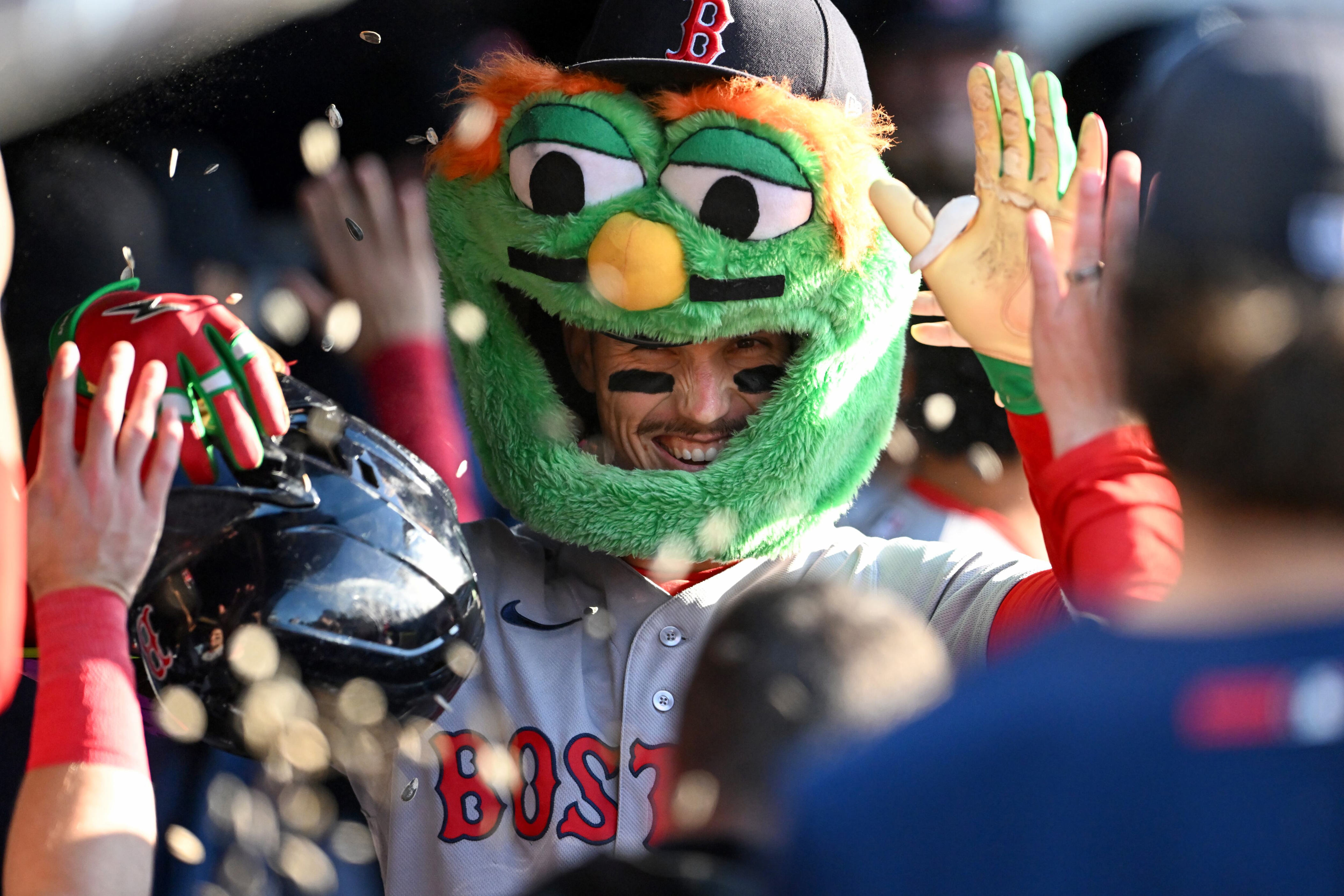 Red Sox break through with 6 runs in the 7th to defeat Guardians 9-4
