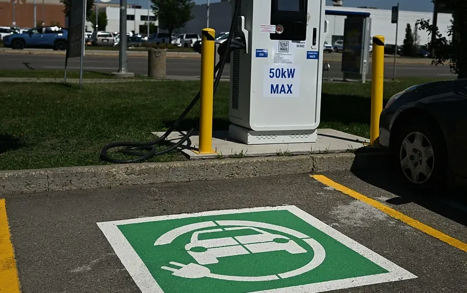 Canadian EV interest rises but cost and winter issues persist