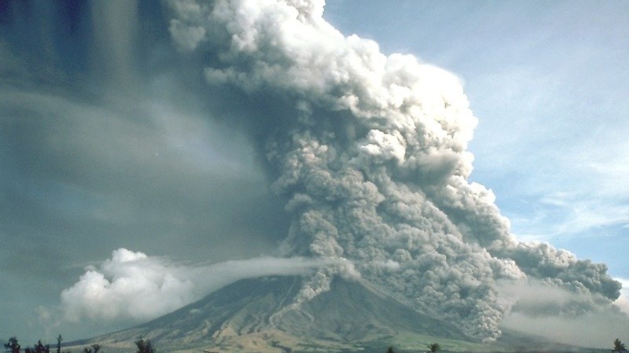 Mayon has now erupted for 134 straight days — the longest run in the ...