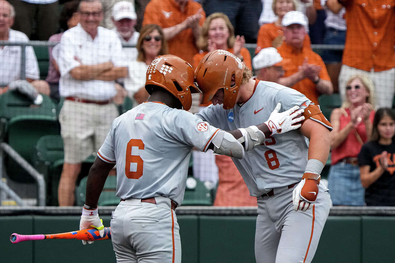Well-rested Dylan Volantis leads well-tested Texas pitching staff in ...