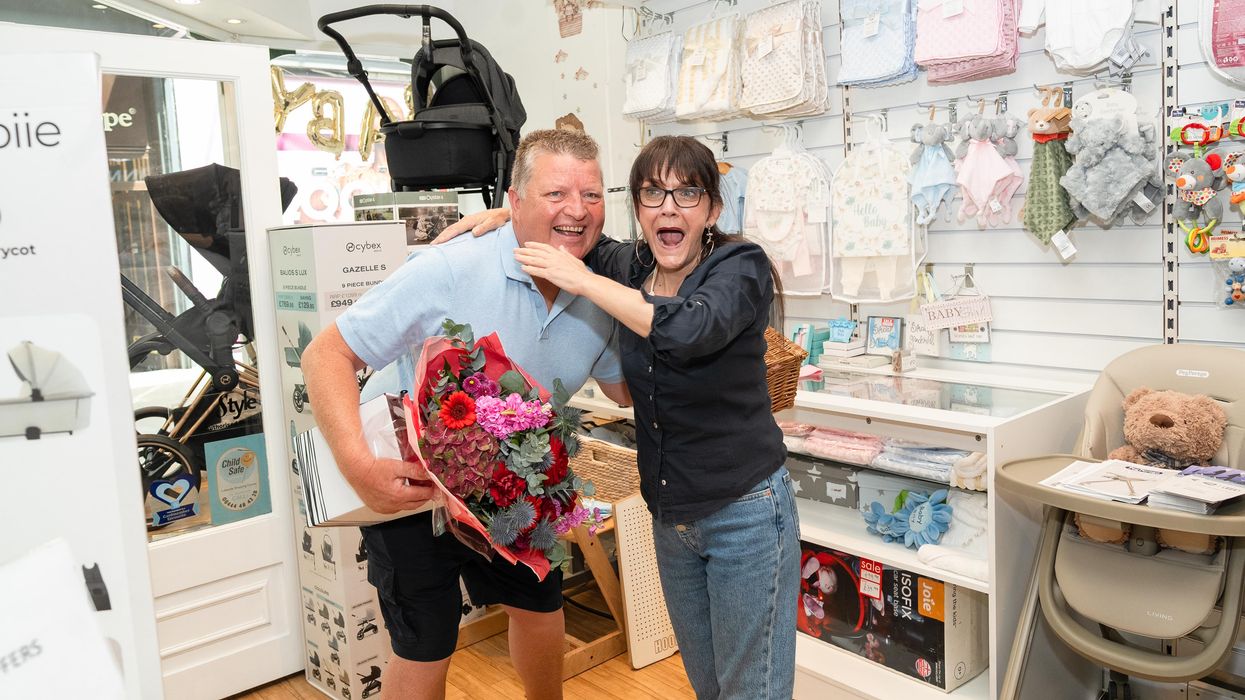 Delivery driver who quit job after lottery win spreads joy at former ...