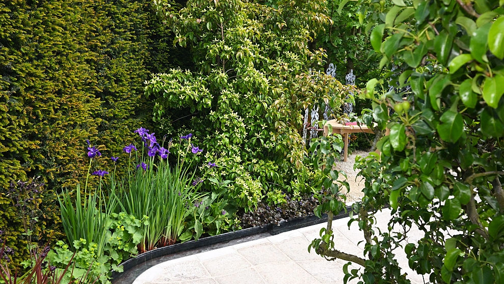 Vintage garden décor trends bring character to 2026 outdoor spaces