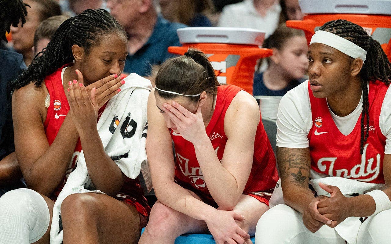 Caitlin Clark defends coach Stephanie White after sideline ...
