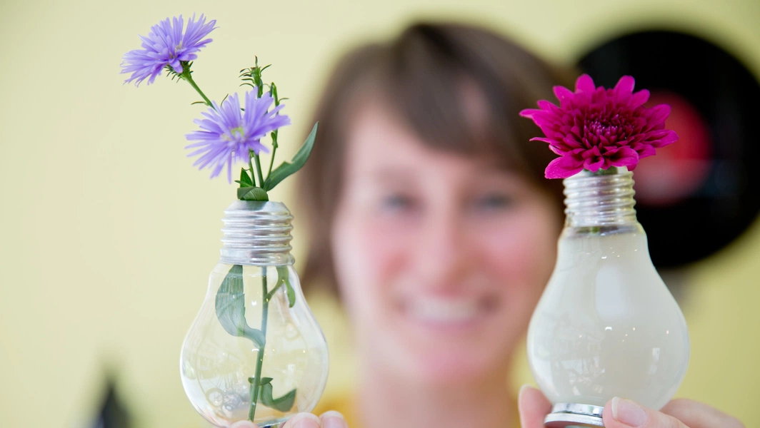 Thrifted vases get stunning DIY glow-up