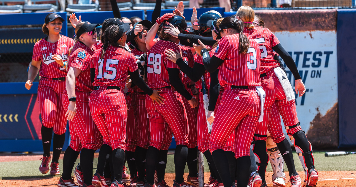 No. 4 Nebraska softball shocked by late Texas 3-run homer, ends season ...