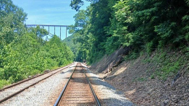High Line rope rescue team extricates injured climber along New River
