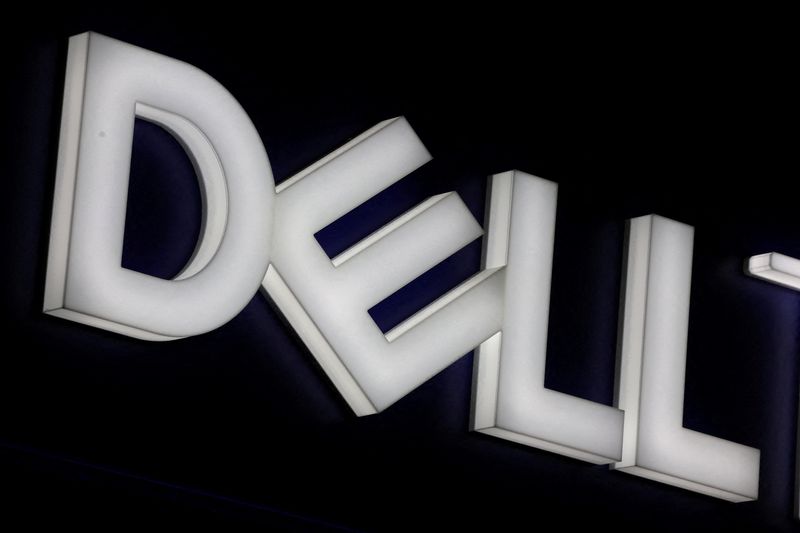 Dell unveils $699 XPS 13 laptop in challenge to Apple's MacBook Neo