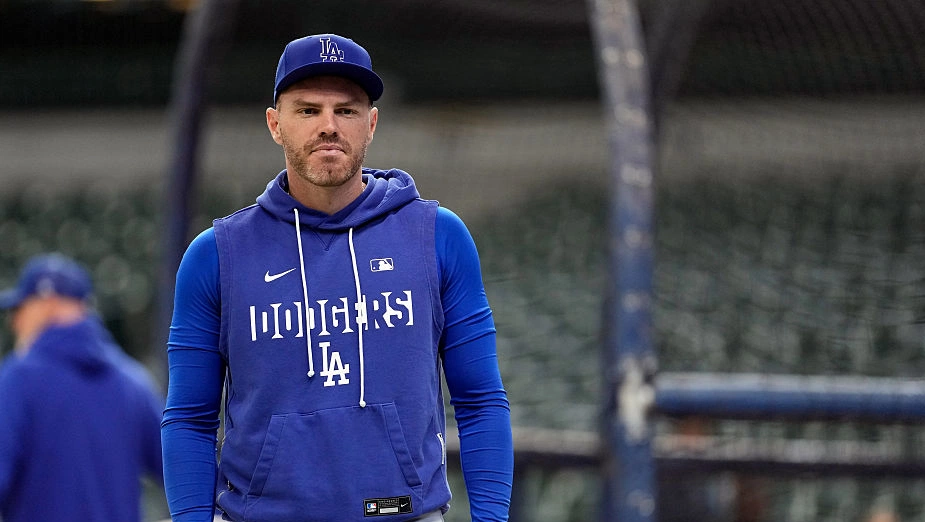 Freeman reconsiders Dodgers retirement timeline after daughter’s birth