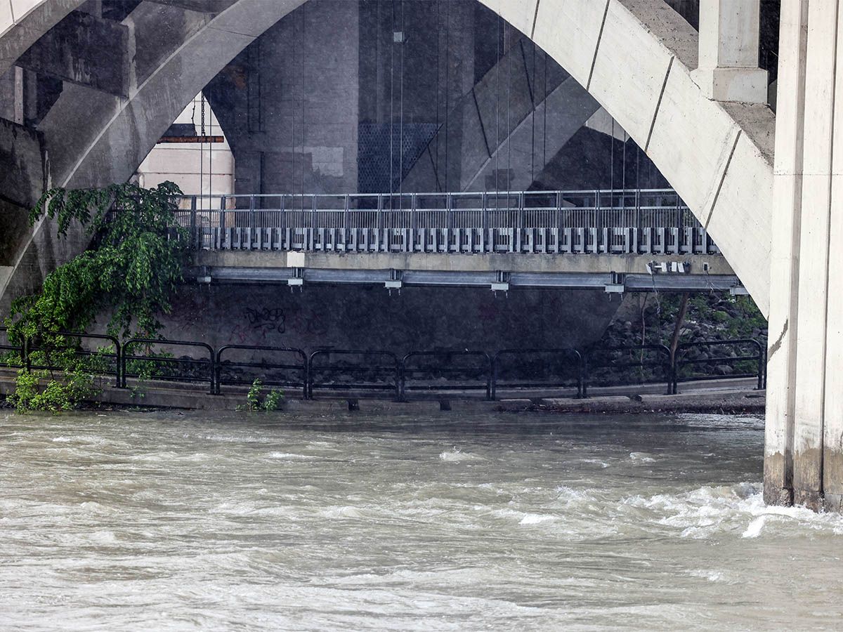 Flood watch: Municipalities gear up for potential flooding along Bow River