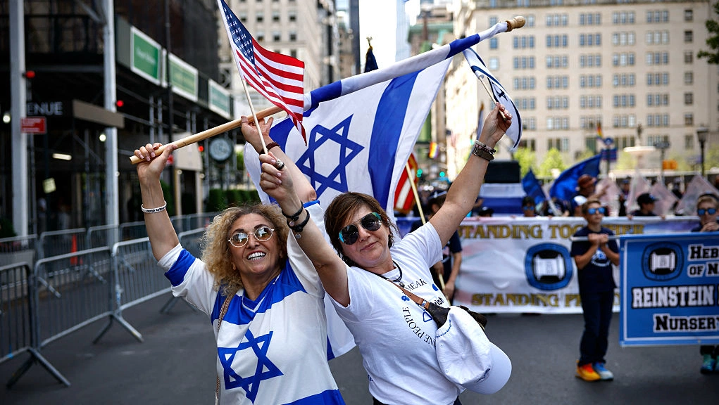 Record crowds and security mark Israel Day Parade amid mayor’s absence