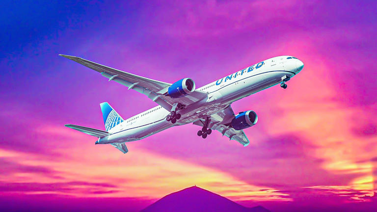 Four-letter word: United Airlines 767 returns to Newark after Bluetooth ...