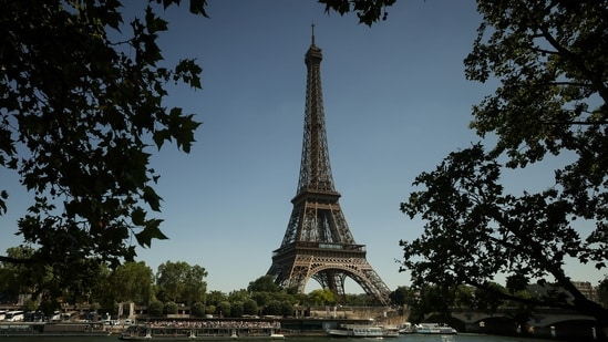 Fact check: Was the Eiffel Tower set on fire? Truth behind viral videos ...