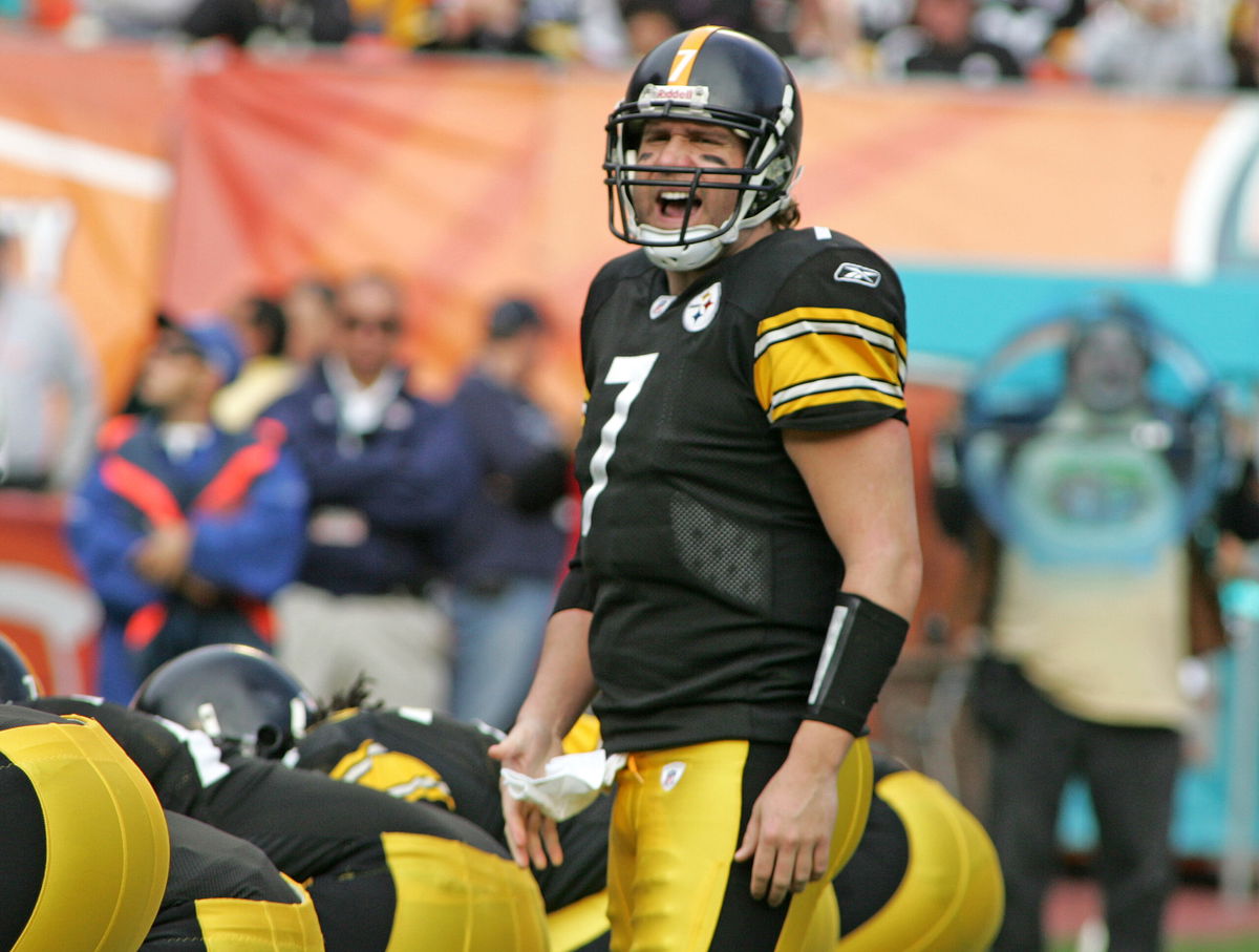 Top 10 QBs of all time ranked by passing yards
