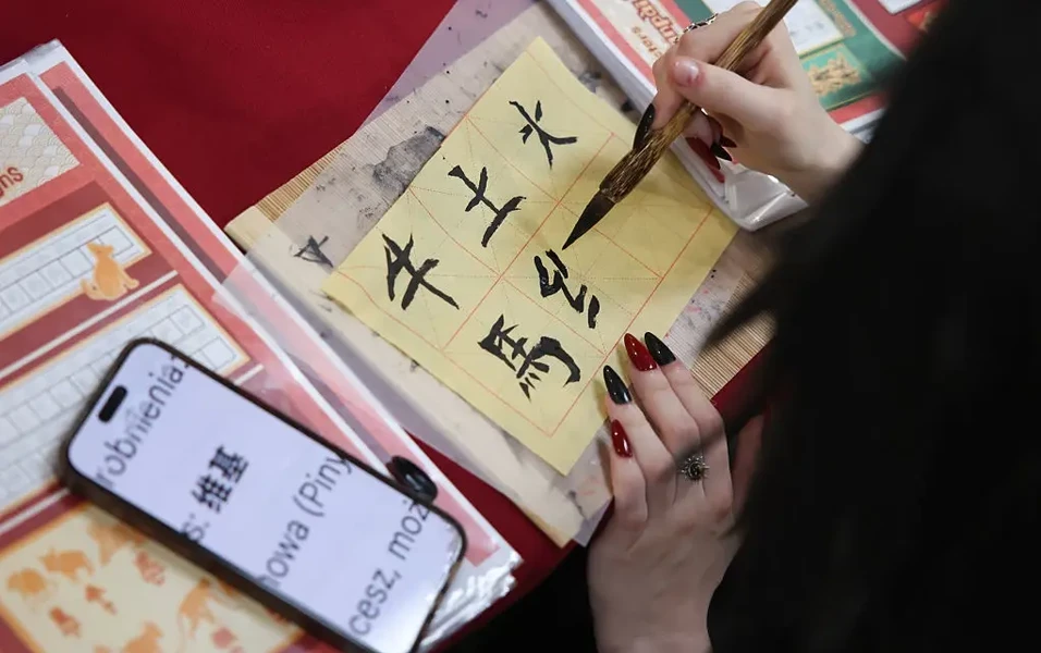 Kanji learning blends science, culture, and brain benefits