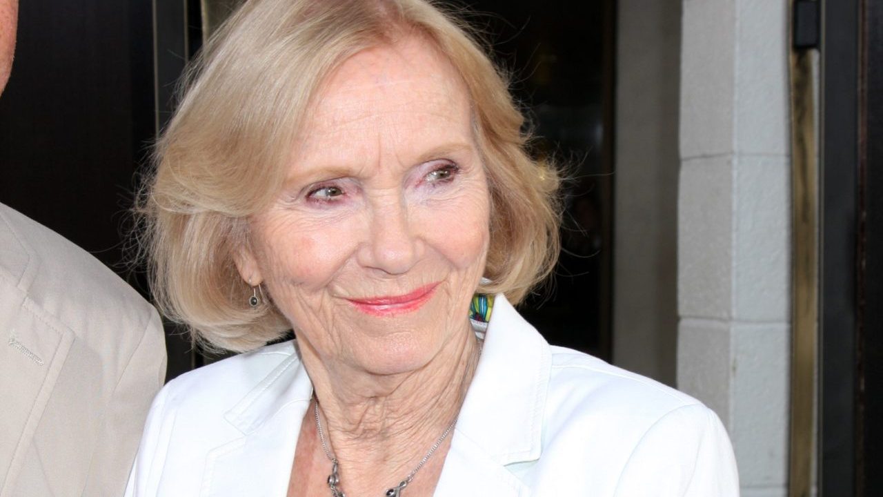 The Hollywood legend who reached 101 and still finds joy in life’s ...