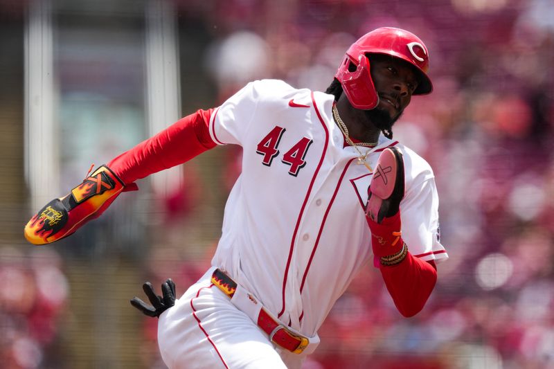 Reds SS Elly De La Cruz (hamstring) exits, will undergo MRI exam