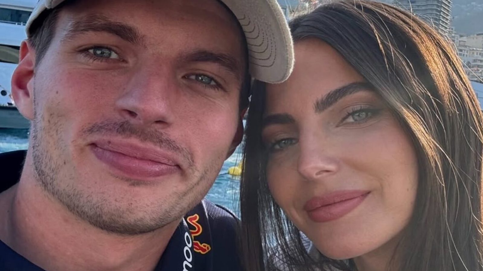 Kelly Piquet (vriendin Max Verstappen) schittert in bikini op Griekse ...