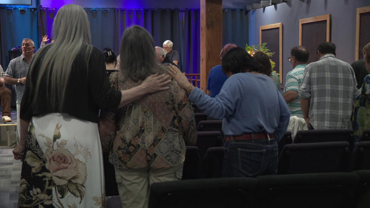 Sunday services solemn in Longview as churchgoers honor the lives of 11 ...