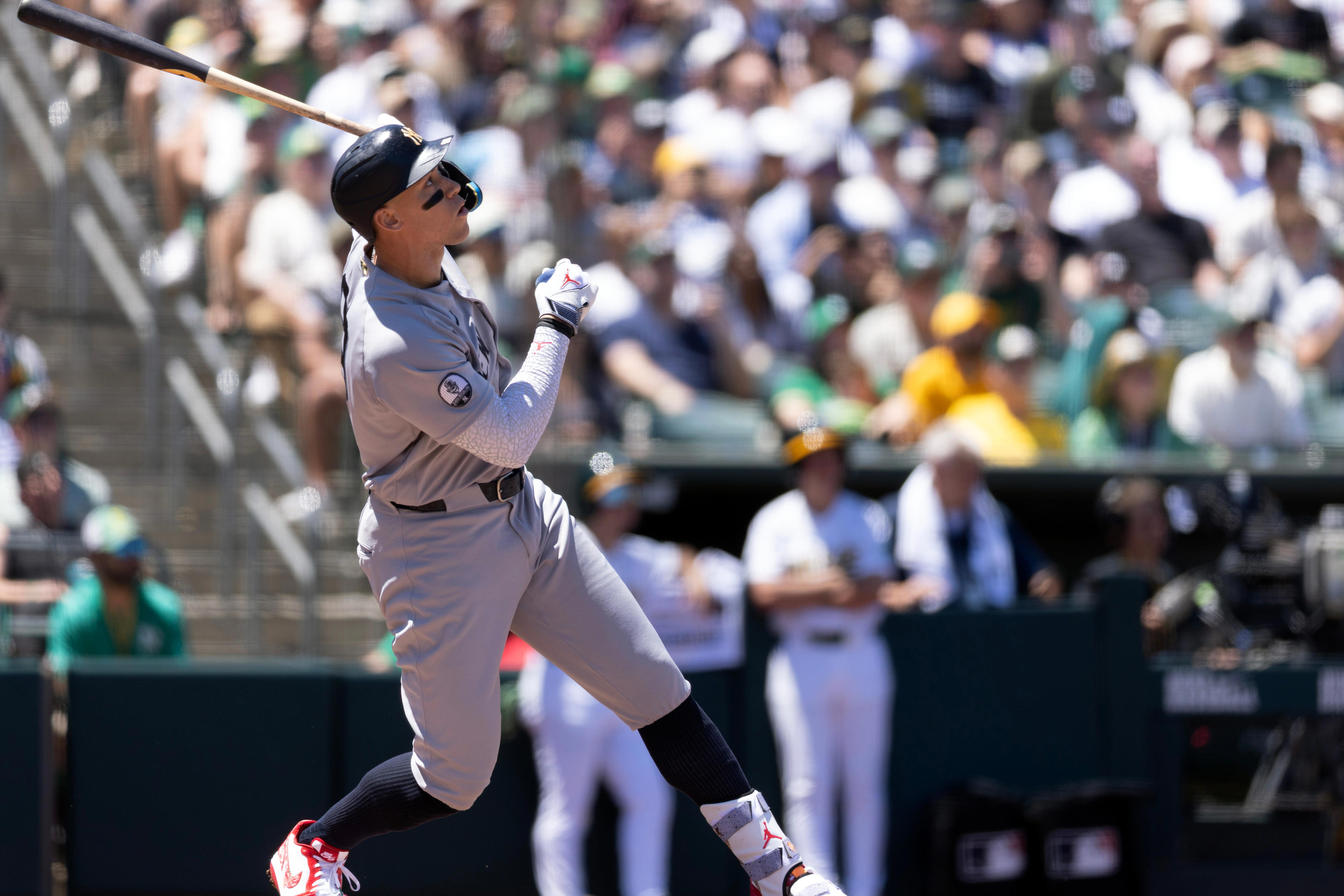 Yankees score 13 runs in one inning during Sunday's win vs. Athletics