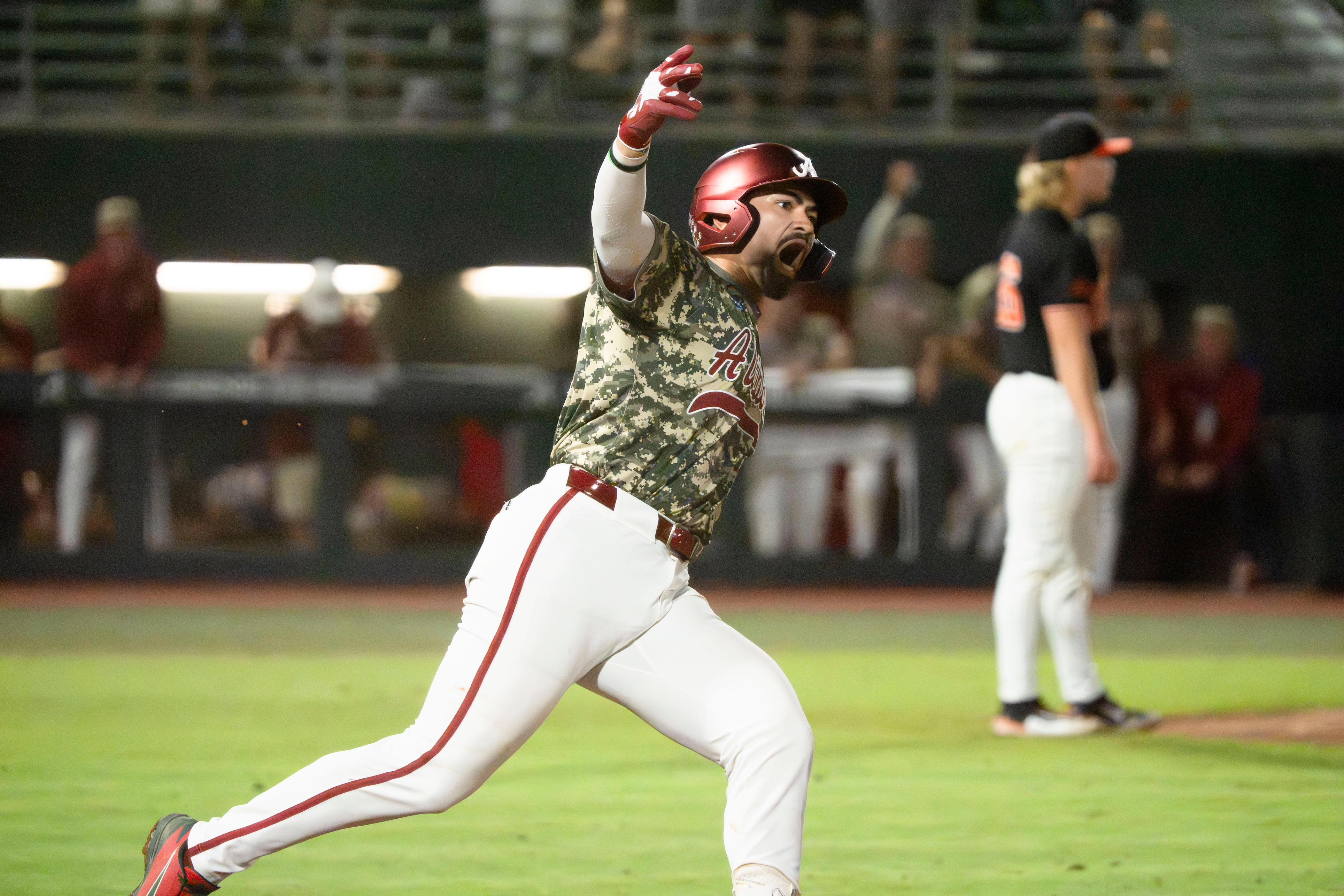 Alabama baseball headed to super regional with extra-inning win over ...