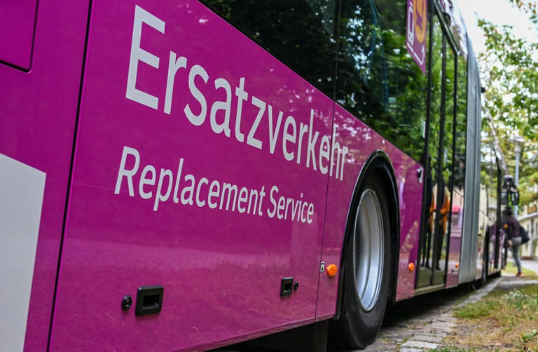 Alle Züge stehen still: Und jetzt kommen noch weitere Strecken ...