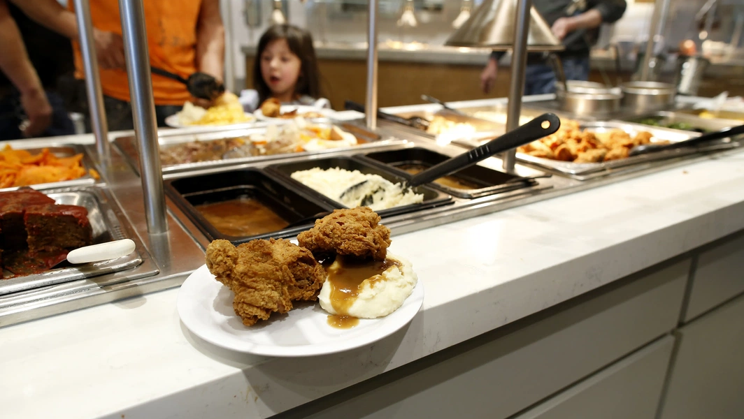 7 underrated Golden Corral buffet items