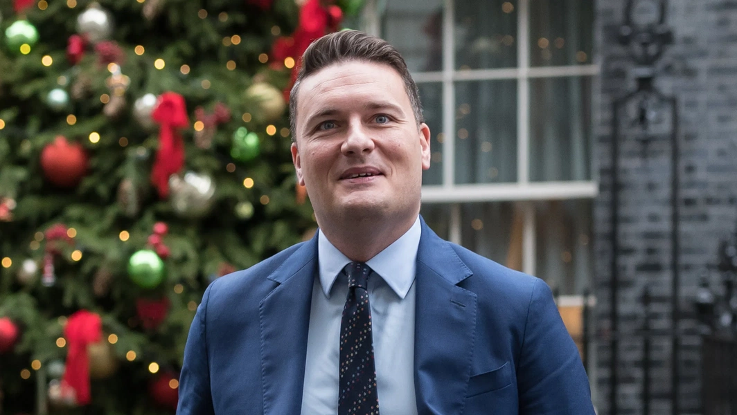 Streeting launches Labour leadership bid with sharp policy shift