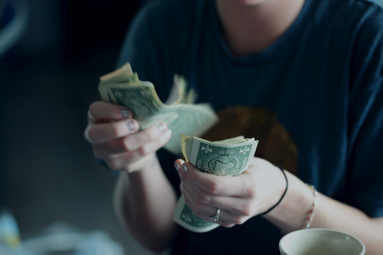 8 realistic money-saving tips for people with irregular income