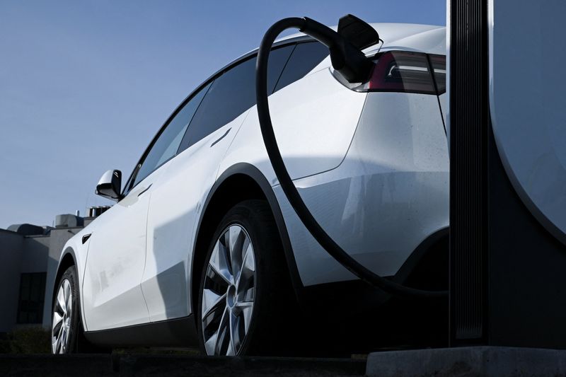 Most EU countries lack strong tax incentives for company electric cars ...