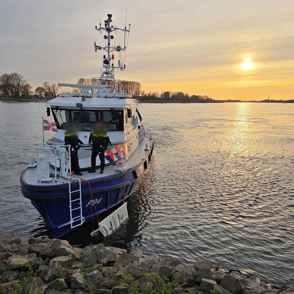 Toter im Rhein bei Spijk ist junger Mann aus Deutschland