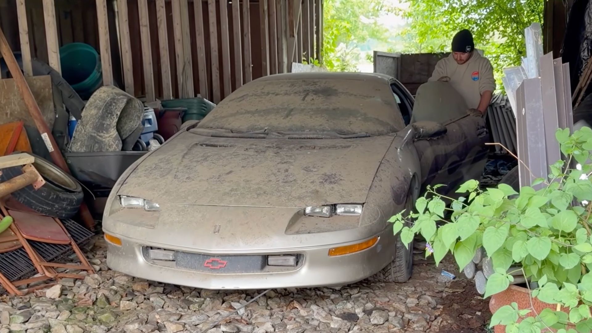 This forgotten flame-painted Camaro roared back to life after 20 years ...