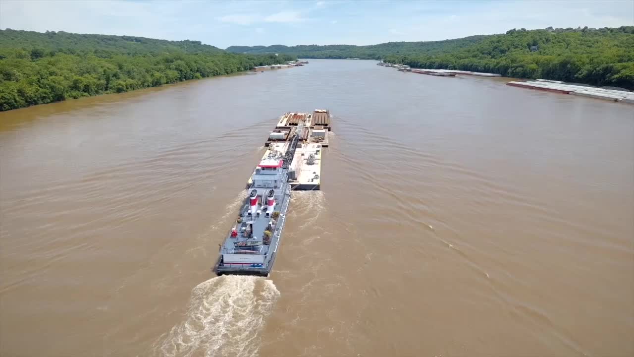 Brent Spence companion bridge pieces arrive on the Ohio River