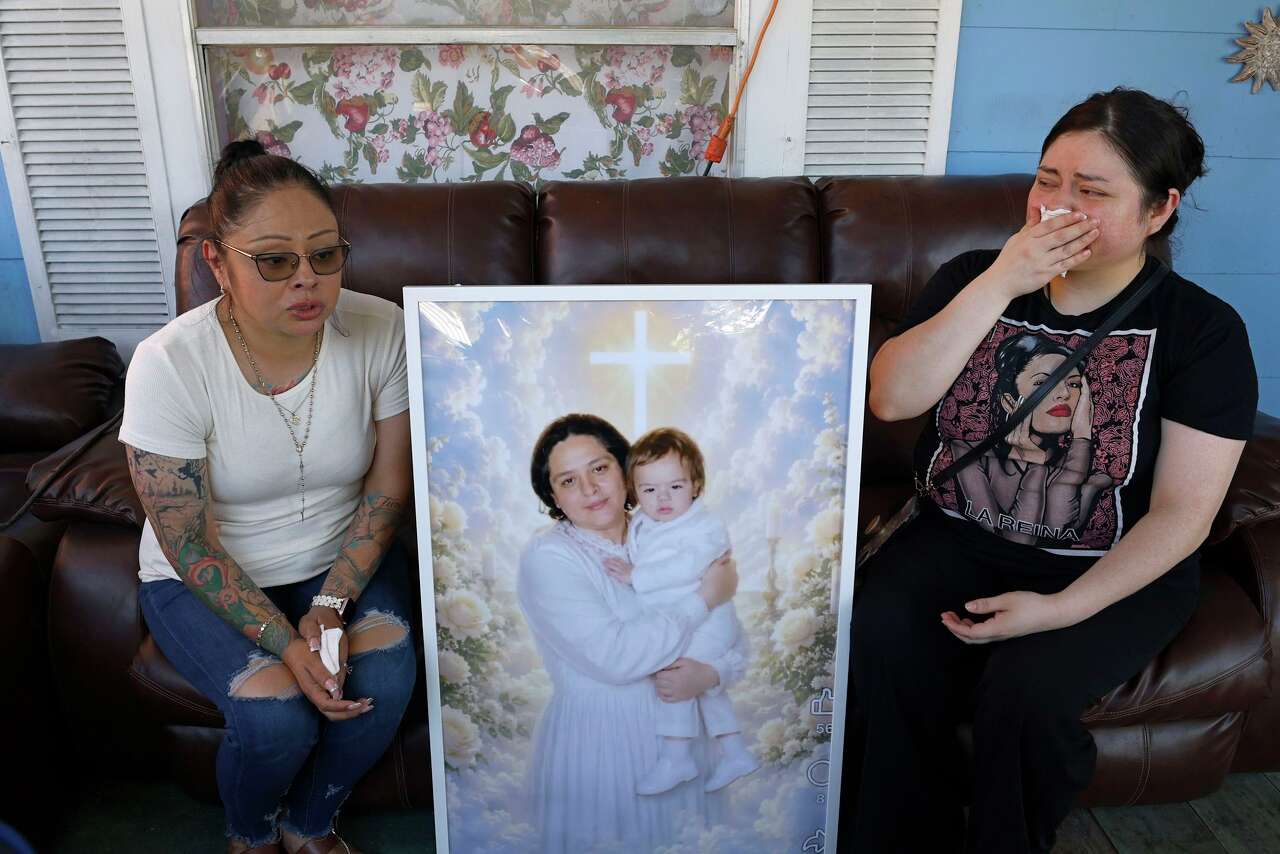 'Devastated': Family holds vigil to honor mother, son who died in Oak ...