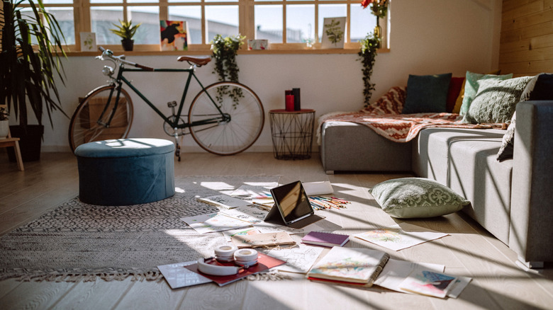 14 items you can toss to declutter your living room on the spot