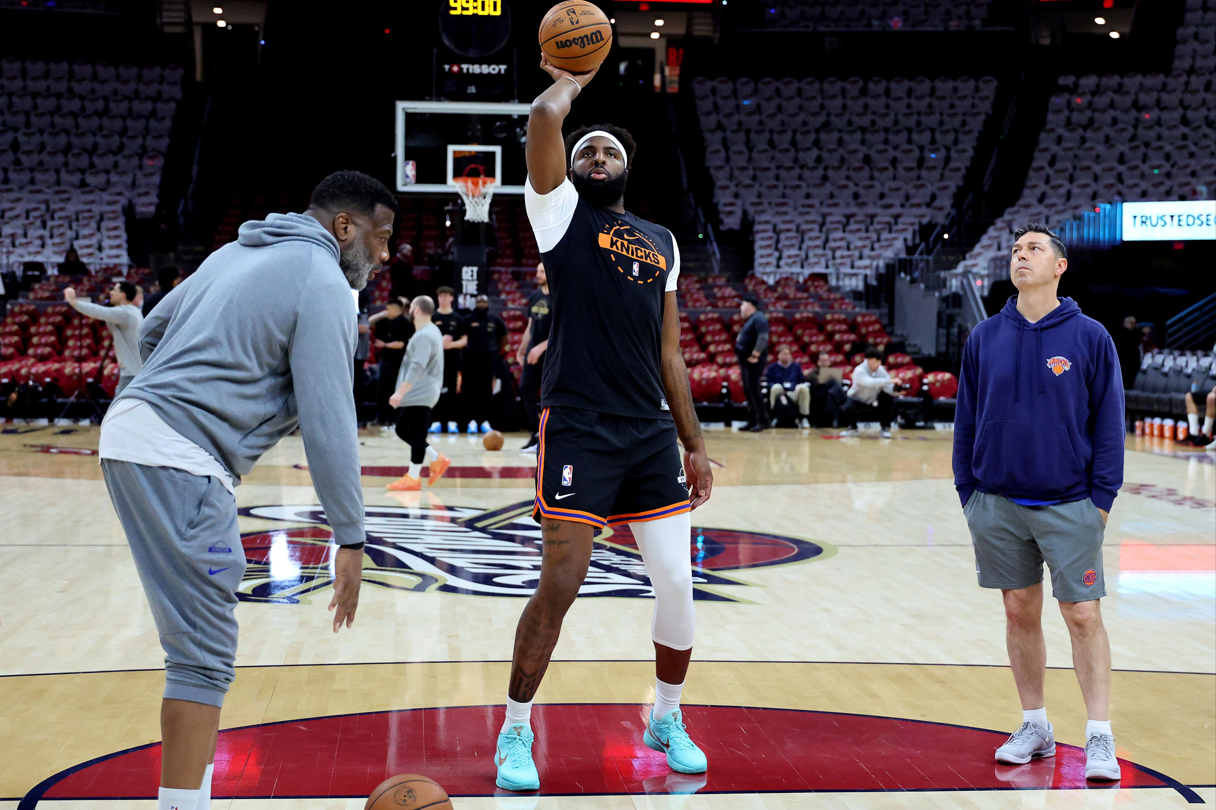 Mitchell Robinson takes part in Knicks’ practice as Game 1 status ...
