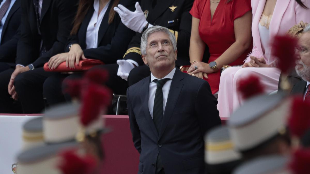 Tres generales de Marlaska son incapaces de comprar un buque a la ...