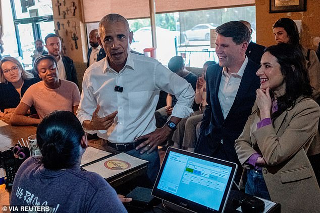 Humiliation for Obama as his official White House Instagram page is ...