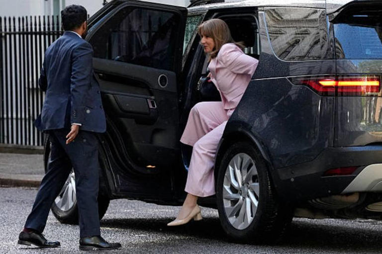 Rachel Reeves confirms 5p rule for drivers giving colleagues a lift to work