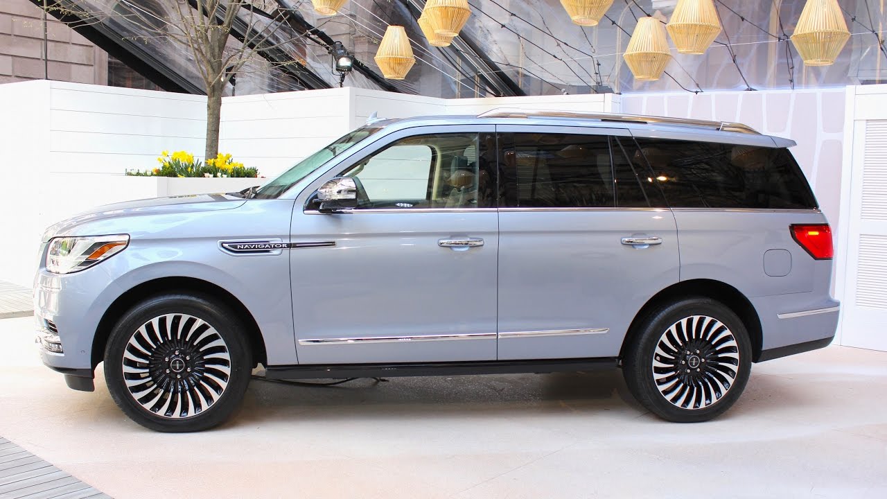 2018 Lincoln Navigator - First look (no talking)