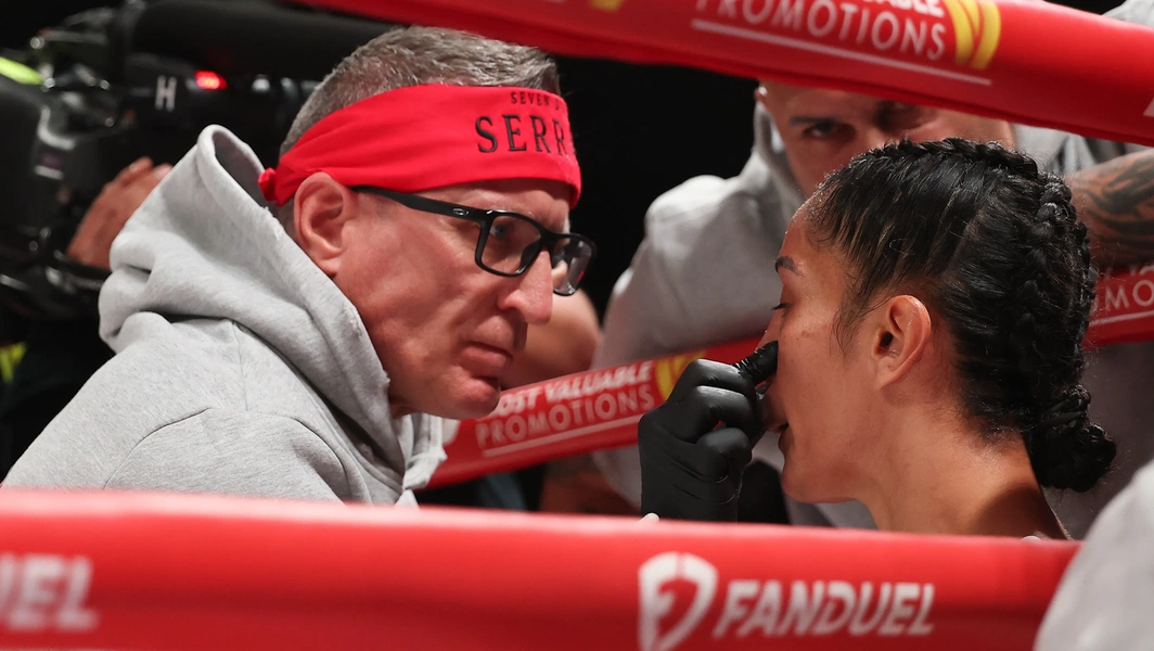 Serrano ties Martin’s KO record with swift title defense