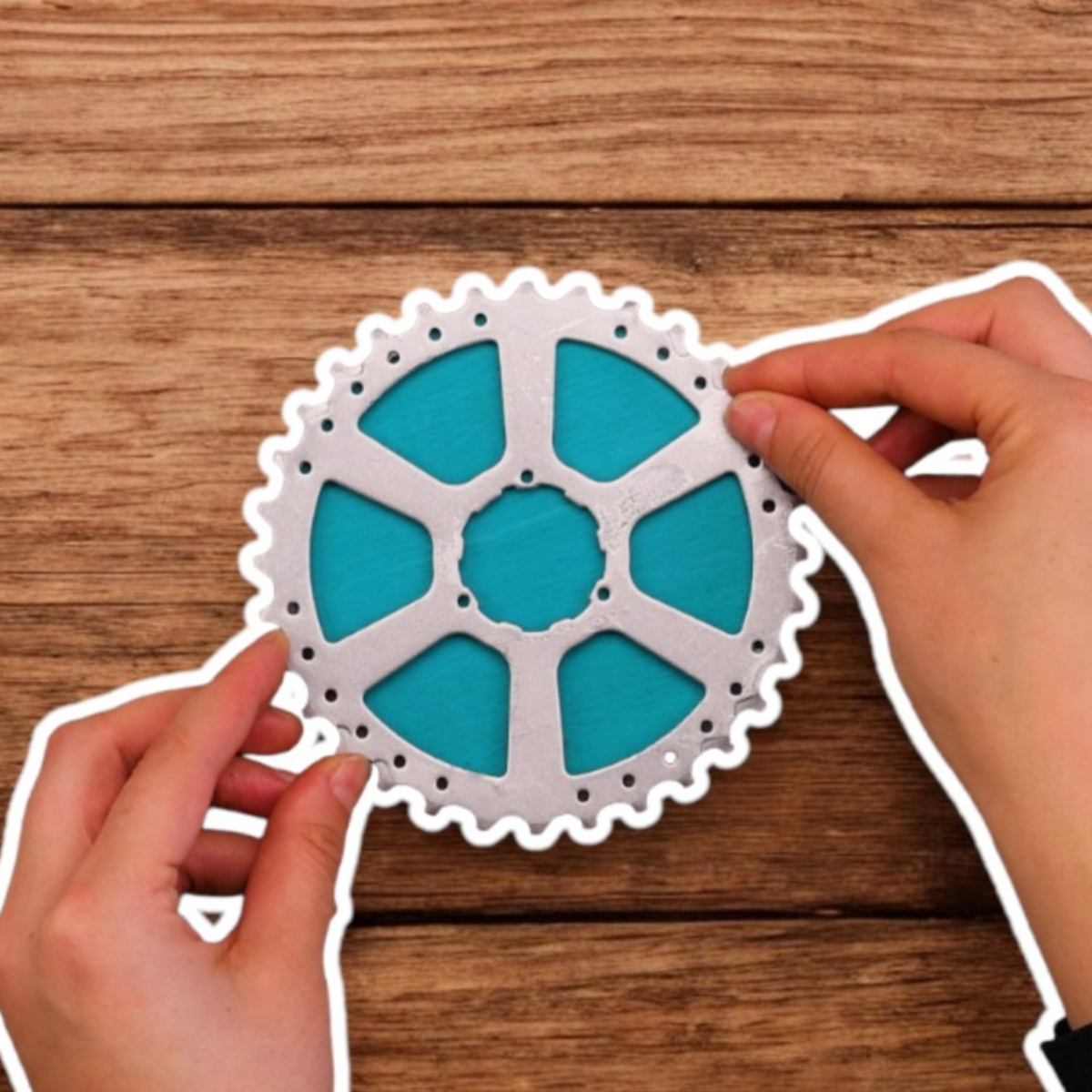 ¡No es tu reloj de pared habitual! 🔧🕑